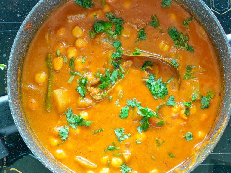 Chana Aloo Masala (Indian Chickpea And Potato Curry) - Go Healthy Ever ...