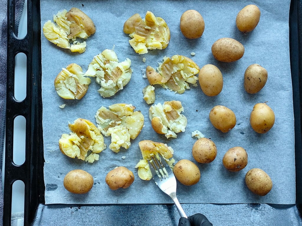 Easy Crispy Smashed Potatoes With Cheese - Go Healthy Ever After