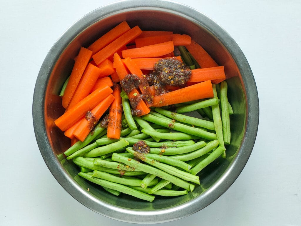 Simple Roasted Green Beans And Carrots With Almonds - Go Healthy Ever After