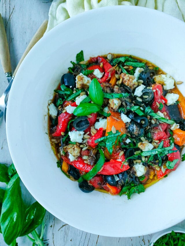 Simple Roasted Red Pepper Salad With Balsamic Dressing - Go Healthy ...